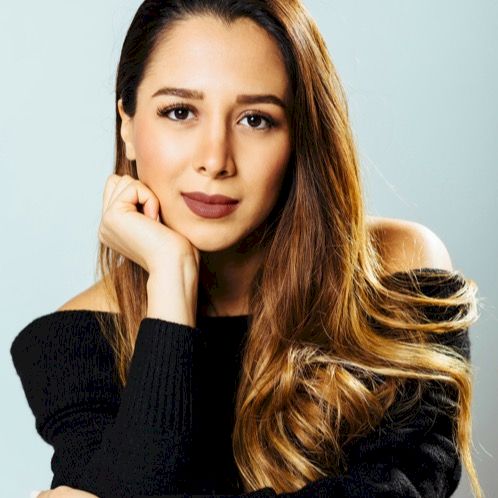 Learn English with Dr.Atie - Budapest: Hey guys! I am a denti...