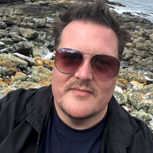 Learn English with Colin - Lisbon: I am Colin frontbencher Fal...